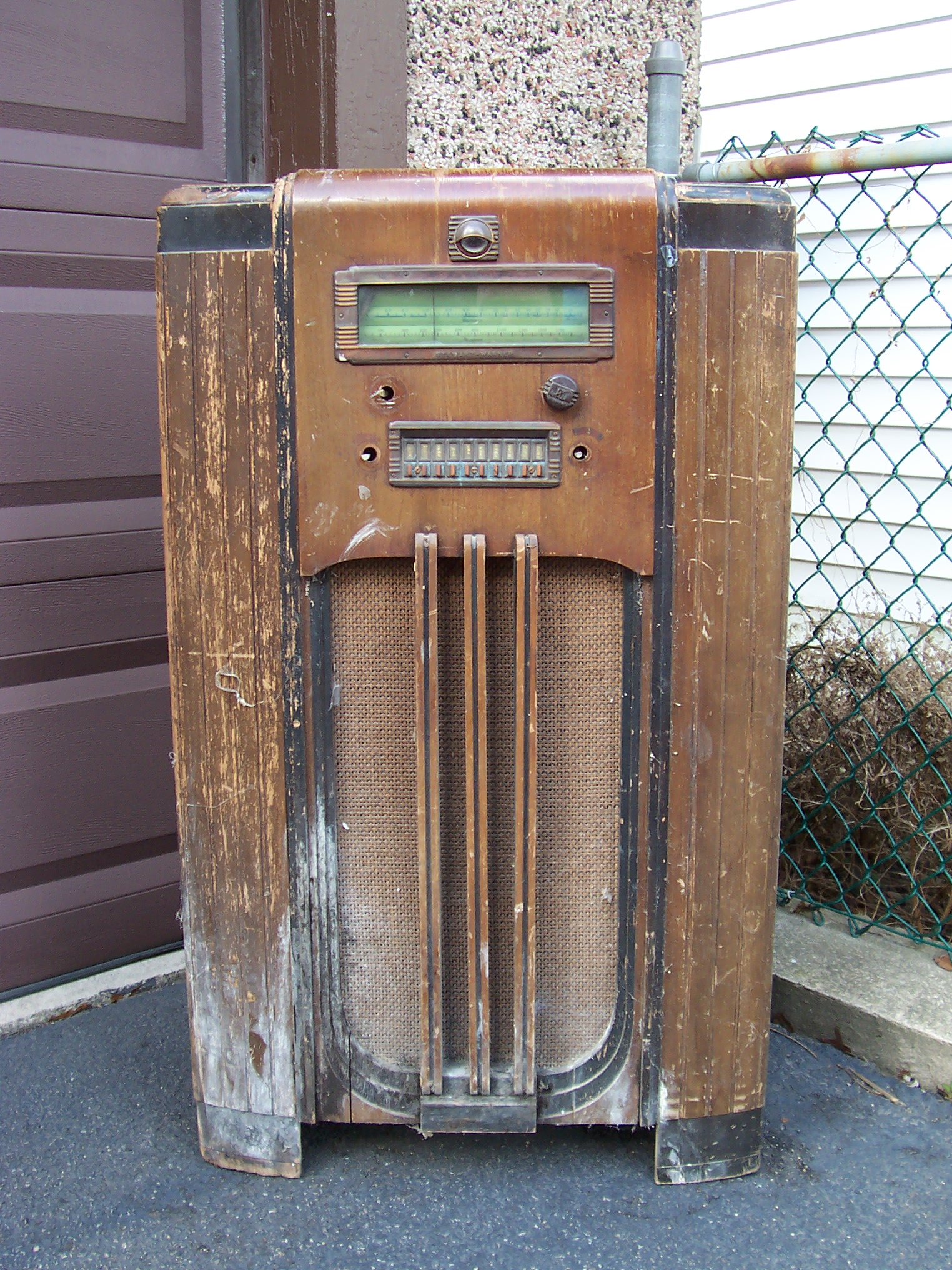For Sale: Stewart-Warner R-422 - Canadian Vintage Radio Society